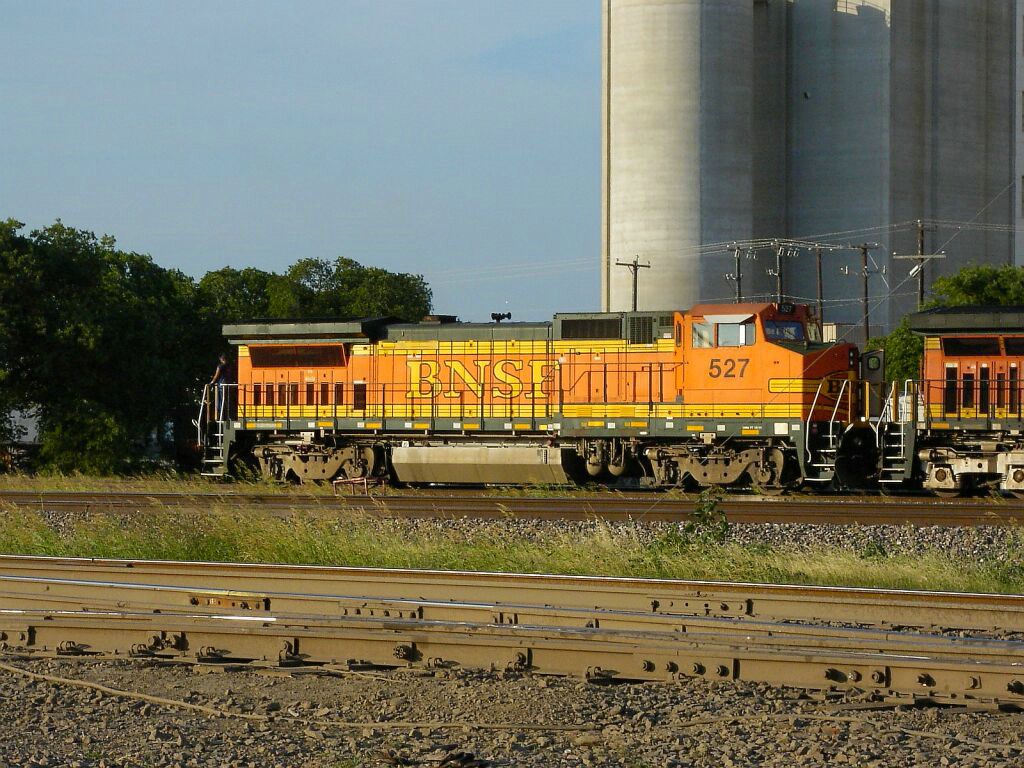 BNSF 527